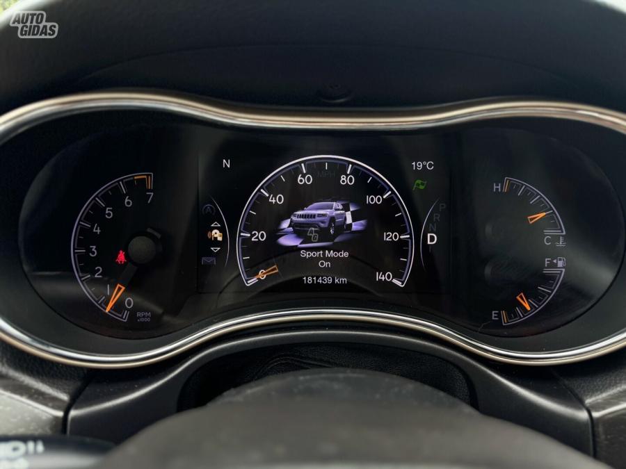 Zils Jeep Grand Cherokee 2017 Viļņa, ar dzinēja tilpumu 3.60 L un nobraukumu 181 tūkst. km par 15900 €, foto 25 vietnē AUTOMOTO.COM.LV