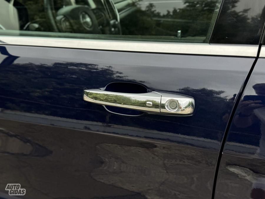 Zils Jeep Grand Cherokee 2017 Viļņa, ar dzinēja tilpumu 3.60 L un nobraukumu 181 tūkst. km par 15900 €, foto 26 vietnē AUTOMOTO.COM.LV