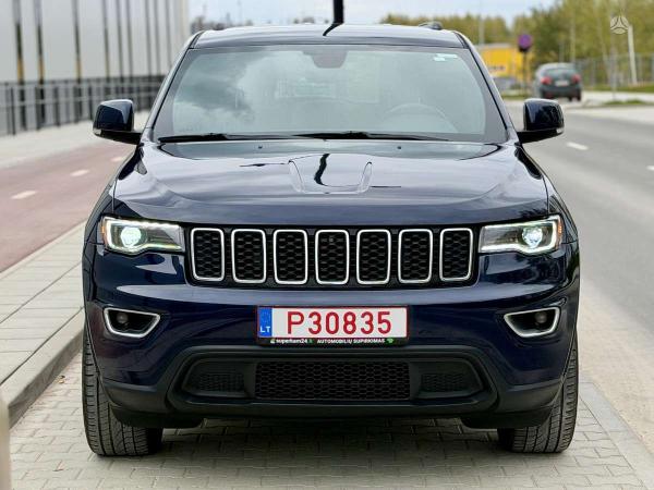 Blue Jeep Grand Cherokee 2017 in Vilnius, with an engine capacity of 3.60 L and mileage of 293 thousand km for 14650 €, photo 2 on AUTOMOTO.COM.LV
