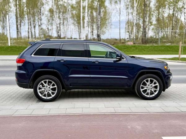 Blue Jeep Grand Cherokee 2017 in Vilnius, with an engine capacity of 3.60 L and mileage of 293 thousand km for 14650 €, photo 5 on AUTOMOTO.COM.LV