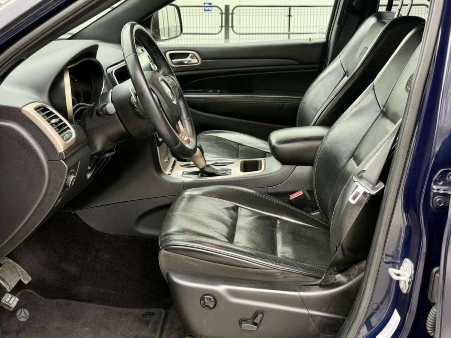 Zils Jeep Grand Cherokee 2017 Viļņa, ar dzinēja tilpumu 3.60 L un nobraukumu 293 tūkst. km par 13700 €, foto 16 vietnē AUTOMOTO.COM.LV
