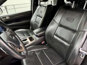 Zils Jeep Grand Cherokee 2017 Viļņa, ar dzinēja tilpumu 3.60 L un nobraukumu 293 tūkst. km par 13700 €, foto 17 vietnē AUTOMOTO.COM.LV