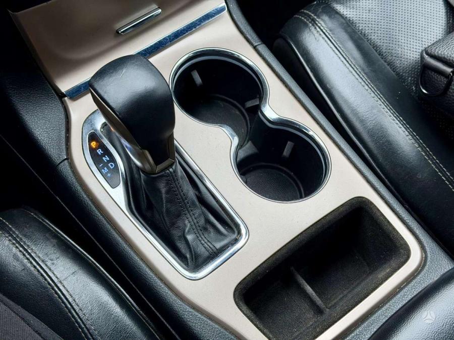 Zils Jeep Grand Cherokee 2017 Viļņa, ar dzinēja tilpumu 3.60 L un nobraukumu 293 tūkst. km par 13700 €, foto 24 vietnē AUTOMOTO.COM.LV