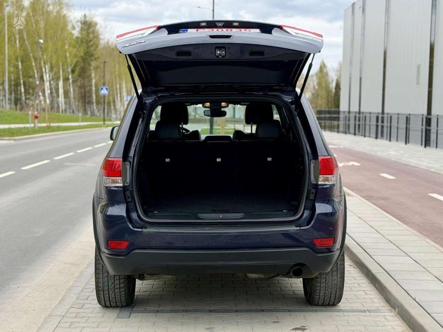 Zils Jeep Grand Cherokee 2017 Viļņa, ar dzinēja tilpumu 3.60 L un nobraukumu 293 tūkst. km par 13700 €, foto 33 vietnē AUTOMOTO.COM.LV