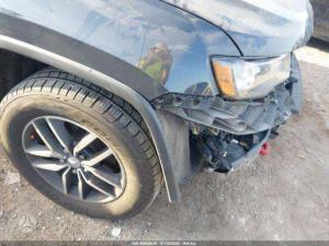 Zils Jeep Grand Cherokee 2017 Šauļi, ar dzinēja tilpumu 3.60 L un nobraukumu 226 tūkst. km par 12300 €, foto 16 vietnē AUTOMOTO.COM.LV