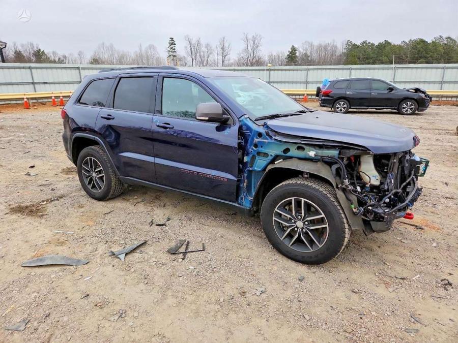 Zils Jeep Grand Cherokee 2018 Klaipėda, ar dzinēja tilpumu 5.65 L un nobraukumu 108 tūkst. km par 10650 €, foto 2 vietnē AUTOMOTO.COM.LV