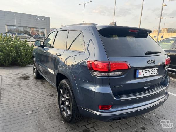 Blue Jeep Grand Cherokee 2020 in Vilnius, with an engine capacity of 3.60 L and mileage of 127 thousand km for 25999 €, photo 4 on AUTOMOTO.COM.LV