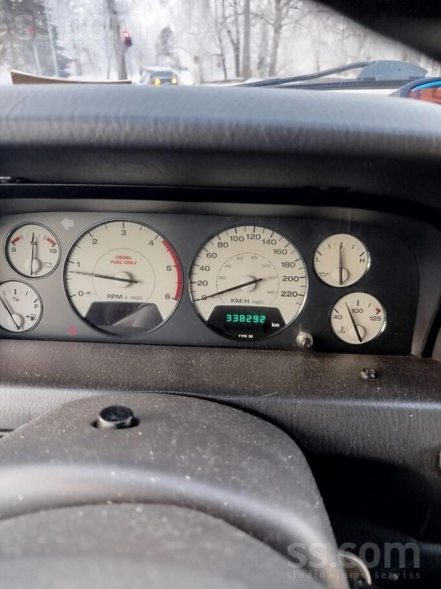 Brūns Jeep Grand Cherokee 2002 Cēsis, ar dzinēja tilpumu 2.70 L un nobraukumu 338 tūkst. km par 3500 €, foto 3 vietnē AUTOMOTO.COM.LV