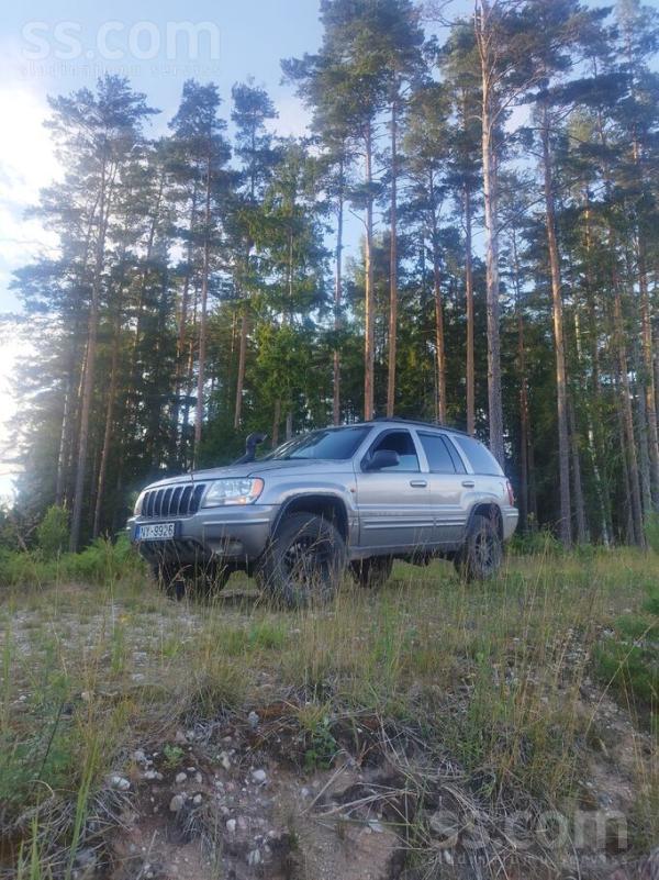 Brown Jeep Grand Cherokee 2002 in Liepaja, with an engine capacity of 2.70 L and mileage of 343 thousand km for 2430 €, photo 3 on AUTOMOTO.COM.LV