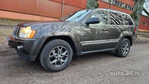Brūns Jeep Grand Cherokee 2005 Tallina, ar dzinēja tilpumu 4.70 L un nobraukumu 195 tūkst. km par 8490 €, foto  vietnē AUTOMOTO.COM.LV