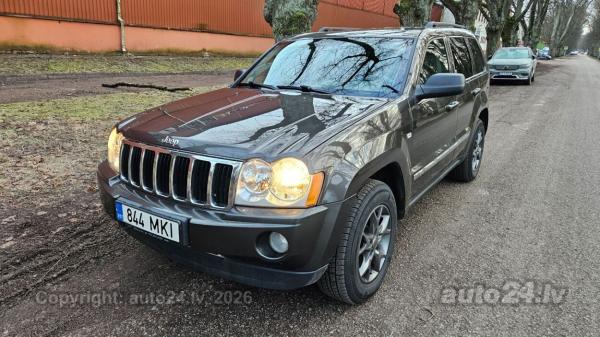 Brown Jeep Grand Cherokee 2005 in Tallinn, with an engine capacity of 4.70 L and mileage of 195 thousand km for 8490 €, photo 3 on AUTOMOTO.COM.LV