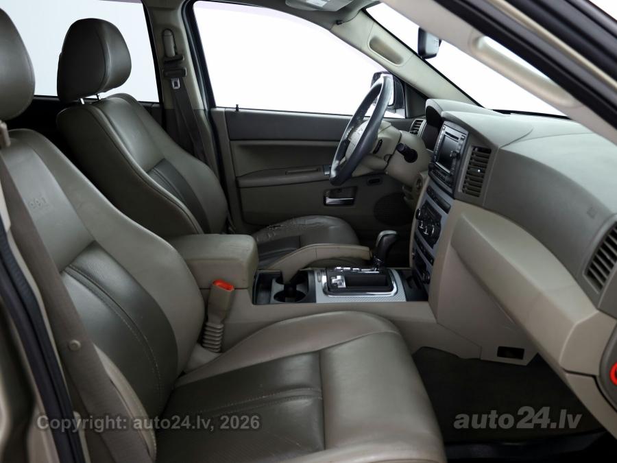 Brown Jeep Grand Cherokee 2005 in Tallinn, with an engine capacity of 3.00 L and mileage of 228 thousand km for 3499 €, photo 7 on AUTOMOTO.COM.LV