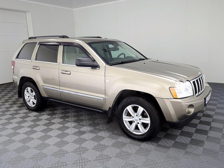 Brūns Jeep Grand Cherokee 2005 Tallina, ar dzinēja tilpumu 3.00 L un nobraukumu 228 tūkst. km par 2999 €, foto 9 vietnē AUTOMOTO.COM.LV