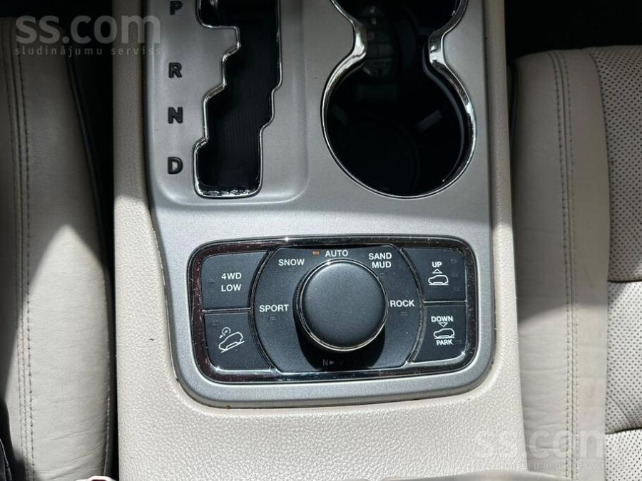 Brūns Jeep Grand Cherokee 2012 Rīga, ar dzinēja tilpumu 3.00 L un nobraukumu 264 tūkst. km par 8390 €, foto 17 vietnē AUTOMOTO.COM.LV