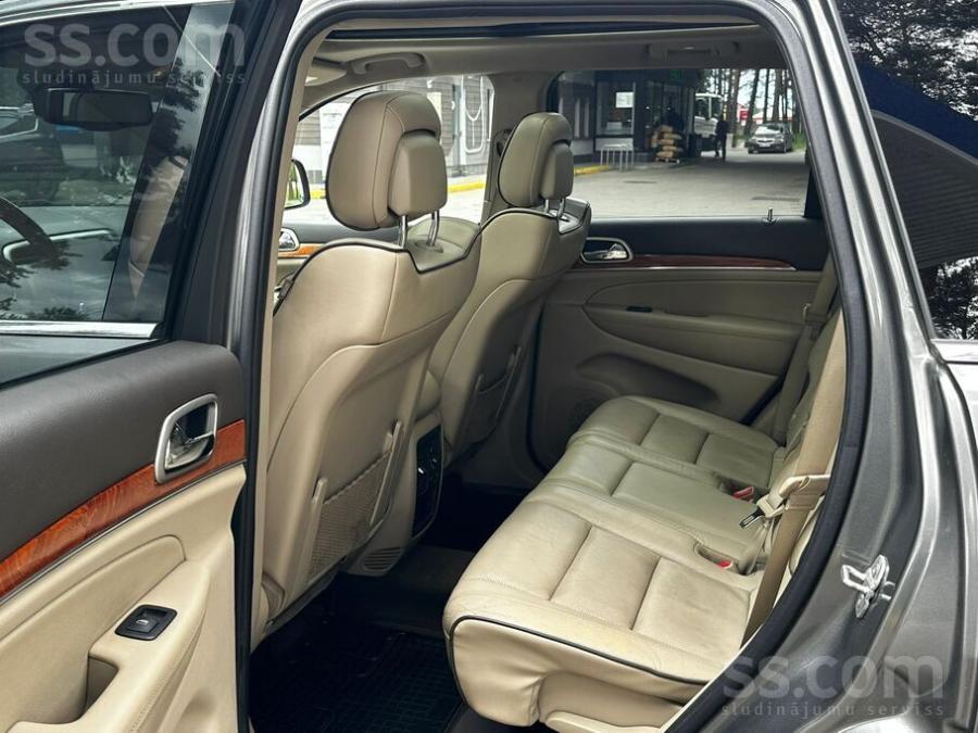 Brūns Jeep Grand Cherokee 2012 Rīga, ar dzinēja tilpumu 3.00 L un nobraukumu 264 tūkst. km par 8390 €, foto 26 vietnē AUTOMOTO.COM.LV