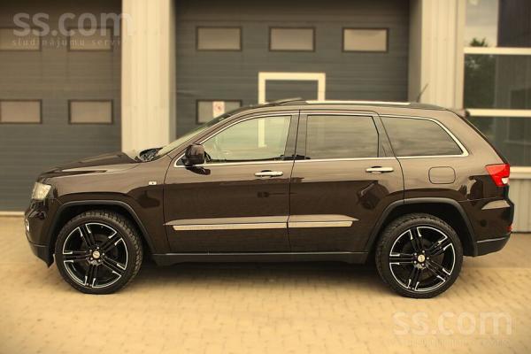 Brūns Jeep Grand Cherokee 2012 Rīga, ar dzinēja tilpumu 3.00 L un nobraukumu 0 tūkst. km par 11990 €, foto 3 vietnē AUTOMOTO.COM.LV