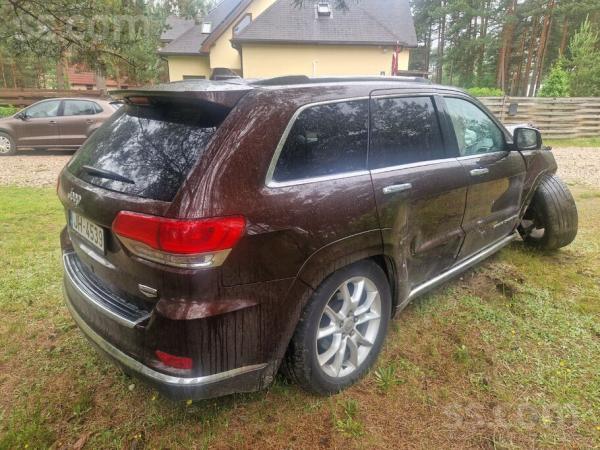 Brūns Jeep Grand Cherokee 2013 Rīga, ar dzinēja tilpumu 3.00 L un nobraukumu 160 tūkst. km par 5000 €, foto 8 vietnē AUTOMOTO.COM.LV