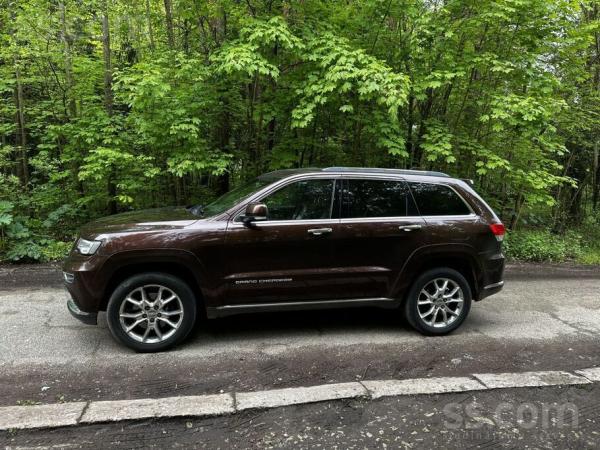 Brūns Jeep Grand Cherokee 2013 Rīga, ar dzinēja tilpumu 3.00 L un nobraukumu 202 tūkst. km par 13900 €, foto 3 vietnē AUTOMOTO.COM.LV