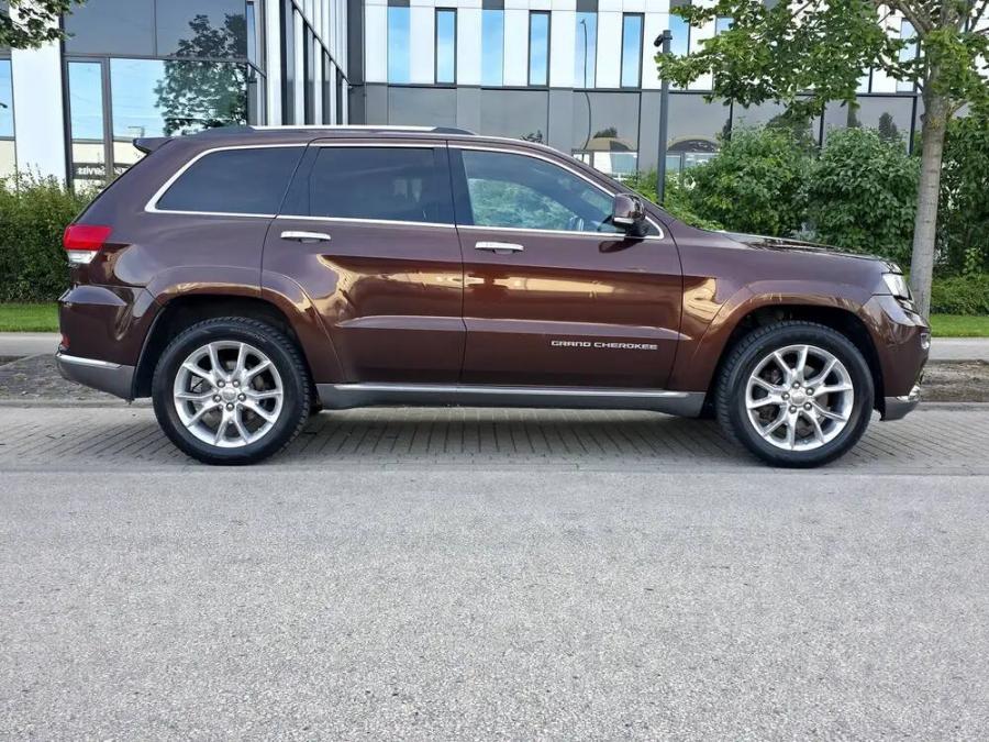 Brūns Jeep Grand Cherokee 2013 Rīga, ar dzinēja tilpumu 3.00 L un nobraukumu 245 tūkst. km par 9900 €, foto 5 vietnē AUTOMOTO.COM.LV