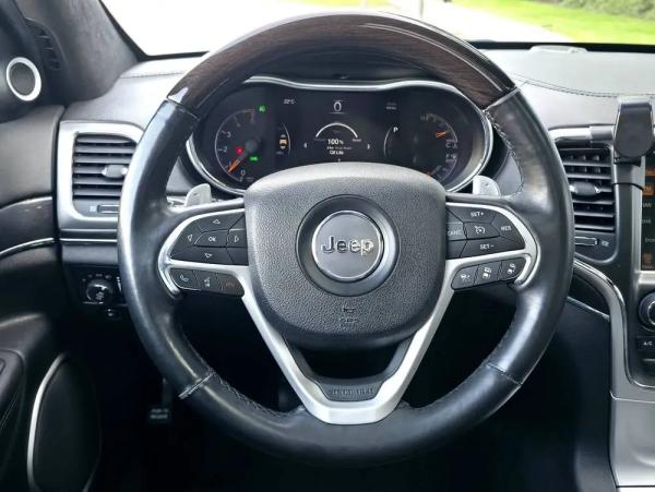 Brūns Jeep Grand Cherokee 2013 Rīga, ar dzinēja tilpumu 3.00 L un nobraukumu 245 tūkst. km par 9900 €, foto 10 vietnē AUTOMOTO.COM.LV
