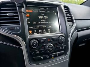 Brūns Jeep Grand Cherokee 2013 Rīga, ar dzinēja tilpumu 3.00 L un nobraukumu 245 tūkst. km par 9900 €, foto 20 vietnē AUTOMOTO.COM.LV
