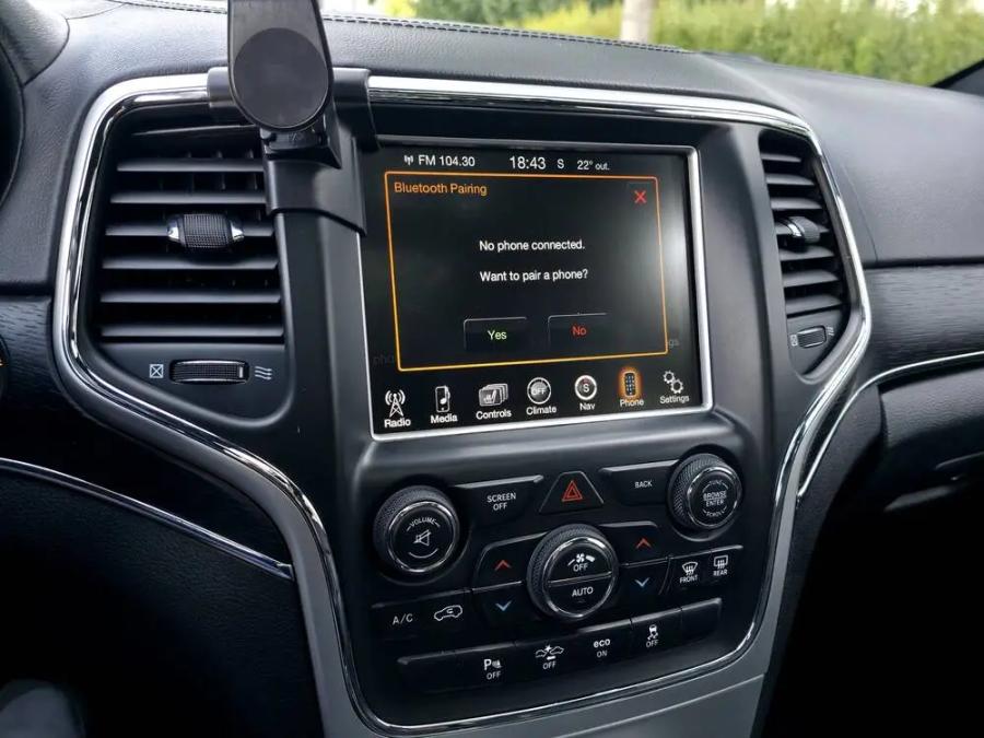 Brūns Jeep Grand Cherokee 2013 Rīga, ar dzinēja tilpumu 3.00 L un nobraukumu 245 tūkst. km par 9900 €, foto 57 vietnē AUTOMOTO.COM.LV
