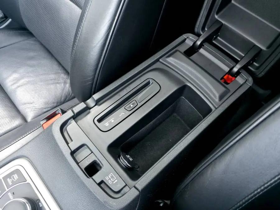 Brūns Jeep Grand Cherokee 2013 Rīga, ar dzinēja tilpumu 3.00 L un nobraukumu 245 tūkst. km par 9900 €, foto 58 vietnē AUTOMOTO.COM.LV