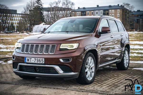 Brūns Jeep Grand Cherokee 2014 Rīga, ar dzinēja tilpumu 3.00 L un nobraukumu 350 tūkst. km par 8990 €, foto 1 vietnē AUTOMOTO.COM.LV