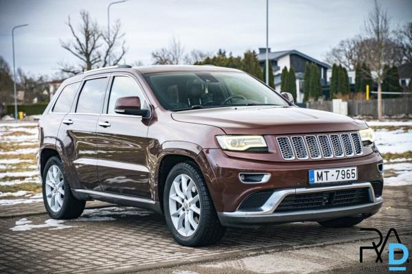 Brūns Jeep Grand Cherokee 2014 Rīga, ar dzinēja tilpumu 3.00 L un nobraukumu 350 tūkst. km par 8990 €, foto 2 vietnē AUTOMOTO.COM.LV