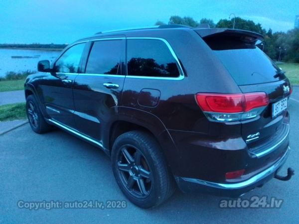 Jeep Grand Cherokee 2014 in Tallinn on AUTOMOTO.COM.LV Brown Jeep Grand Cherokee 2014 in Tallinn, with an engine capacity of 3.00 L and mileage of 244 thousand km for 11490 €, photo 8 on AUTOMOTO.COM.LV