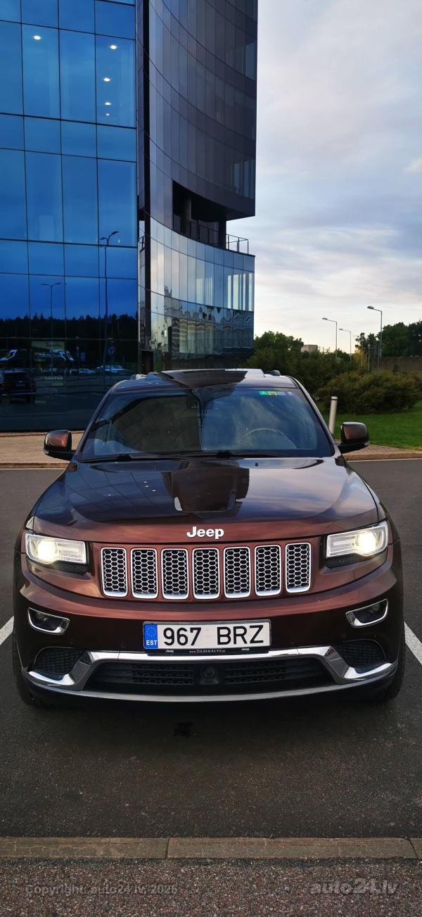 Jeep Grand Cherokee 2014 in Tallinn on AUTOMOTO.COM.LV Brown Jeep Grand Cherokee 2014 in Tallinn, with an engine capacity of 3.00 L and mileage of 244 thousand km for 11490 €, photo 9 on AUTOMOTO.COM.LV