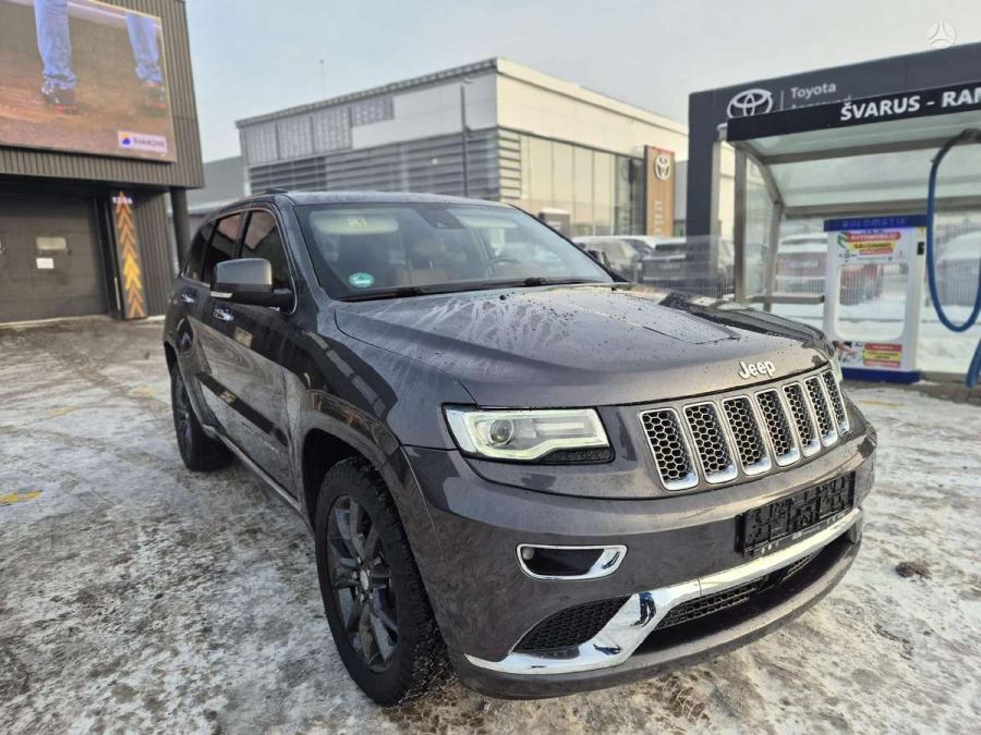Brown Jeep Grand Cherokee 2015 in Kelme, with an engine capacity of 2.99 L and mileage of 259 thousand km for 13700 €, photo 3 on AUTOMOTO.COM.LV