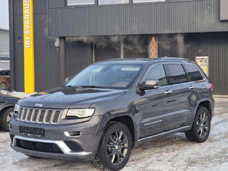 Brown Jeep Grand Cherokee 2015 in Kelme, with an engine capacity of 2.99 L and mileage of 260 thousand km for 12600 €, photo 1 on AUTOMOTO.COM.LV