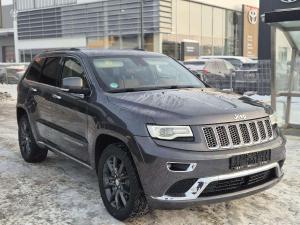 Brown Jeep Grand Cherokee 2015 in Kelme, with an engine capacity of 2.99 L and mileage of 260 thousand km for 12600 €, photo 2 on AUTOMOTO.COM.LV