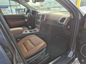 Brown Jeep Grand Cherokee 2015 in Kelme, with an engine capacity of 2.99 L and mileage of 260 thousand km for 12600 €, photo 10 on AUTOMOTO.COM.LV