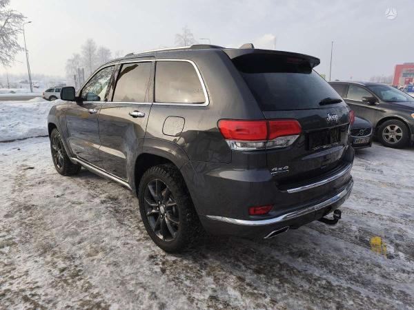 Brown Jeep Grand Cherokee 2015 in Kelme, with an engine capacity of 2.99 L and mileage of 261 thousand km for 12800 €, photo 3 on AUTOMOTO.COM.LV