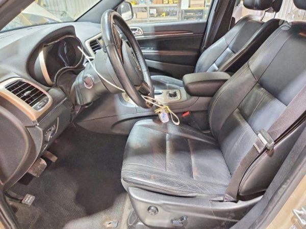 Brūns Jeep Grand Cherokee 2015 Šauļi, ar dzinēja tilpumu 3.60 L un nobraukumu 269 tūkst. km par 6500 €, foto 7 vietnē AUTOMOTO.COM.LV