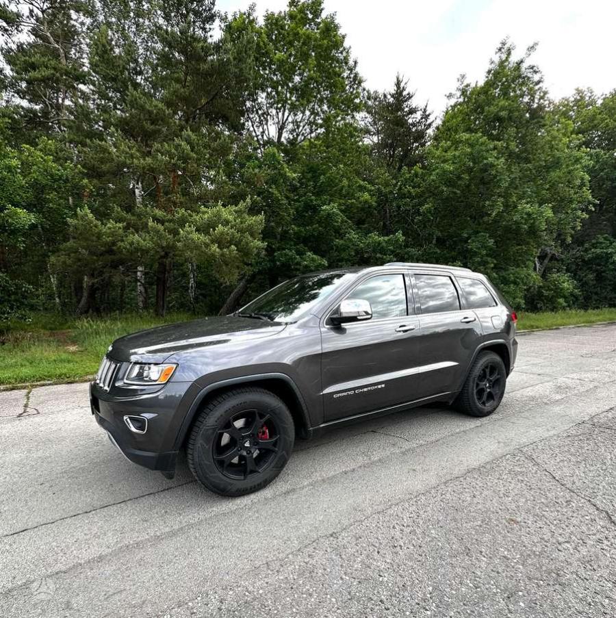 Brown Jeep Grand Cherokee 2015 in Klaipeda, with an engine capacity of 3.60 L and mileage of 189 thousand km for 13800 €, photo 1 on AUTOMOTO.COM.LV