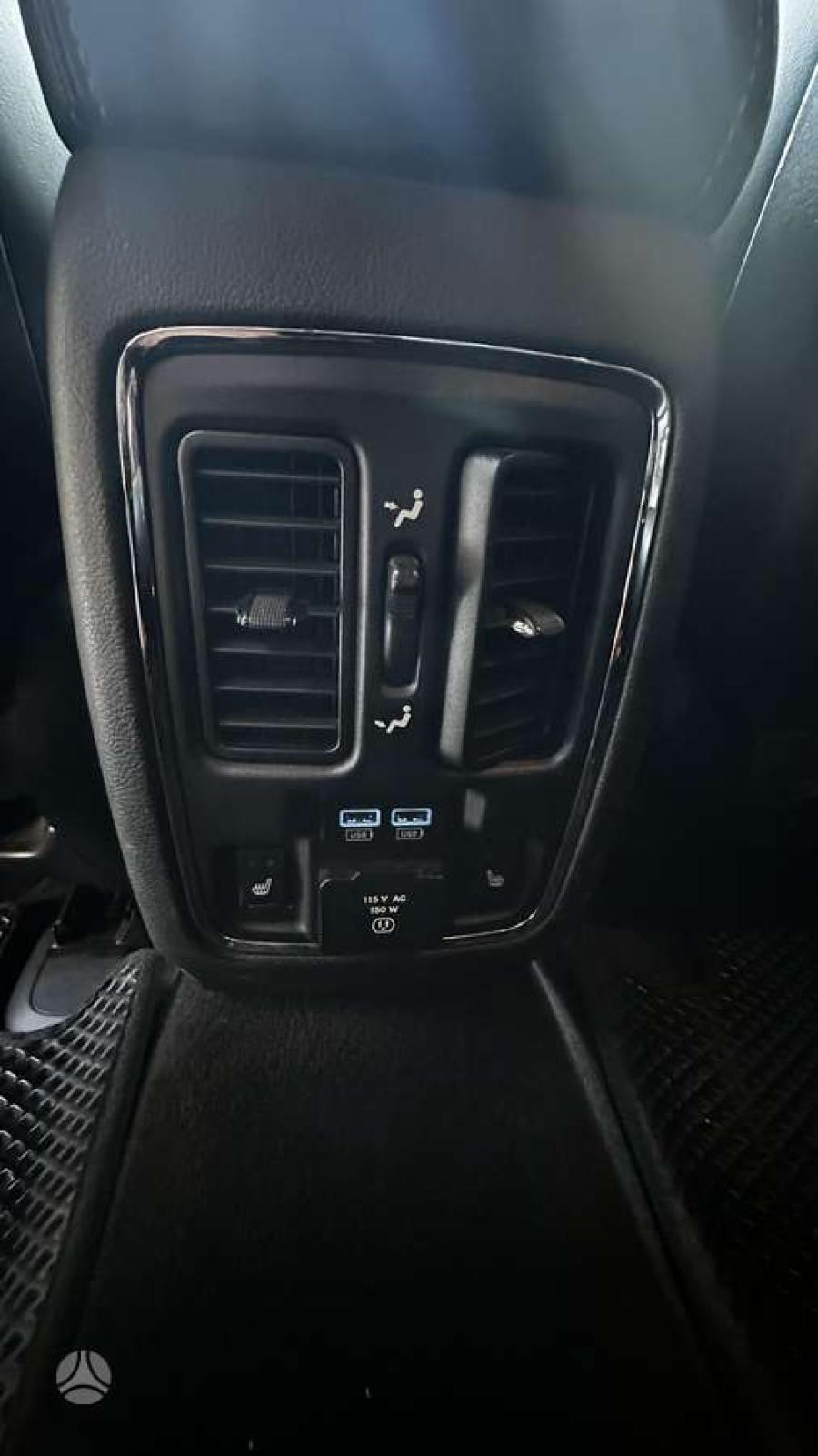 Brown Jeep Grand Cherokee 2015 in Klaipeda, with an engine capacity of 3.60 L and mileage of 189 thousand km for 13800 €, photo 12 on AUTOMOTO.COM.LV