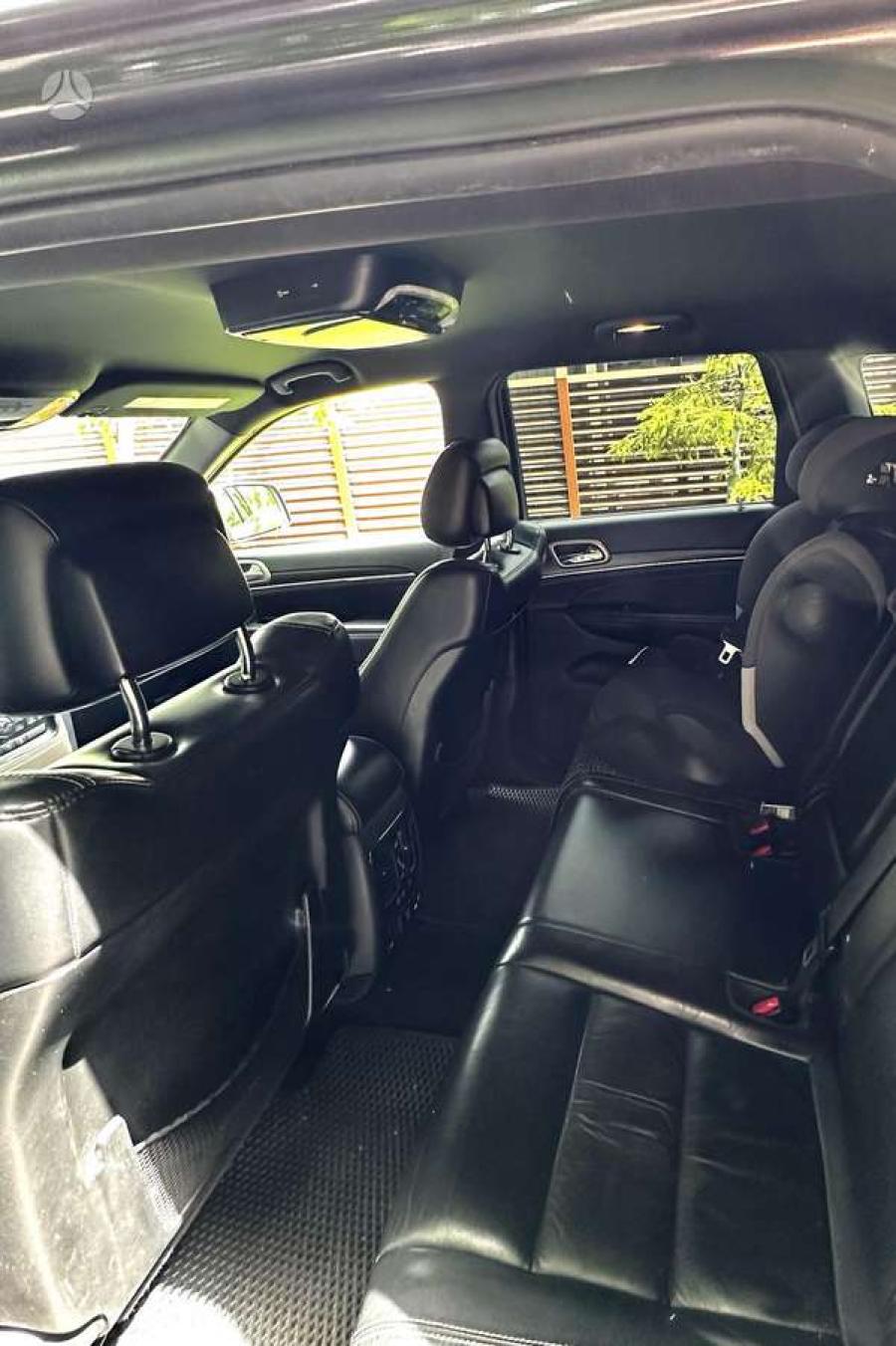 Brown Jeep Grand Cherokee 2015 in Klaipeda, with an engine capacity of 3.60 L and mileage of 189 thousand km for 13800 €, photo 22 on AUTOMOTO.COM.LV