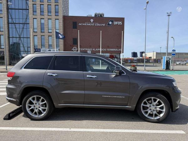 Brūns Jeep Grand Cherokee 2015 Klaipėda, ar dzinēja tilpumu 2.99 L un nobraukumu 174 tūkst. km par 12900 €, foto 2 vietnē AUTOMOTO.COM.LV