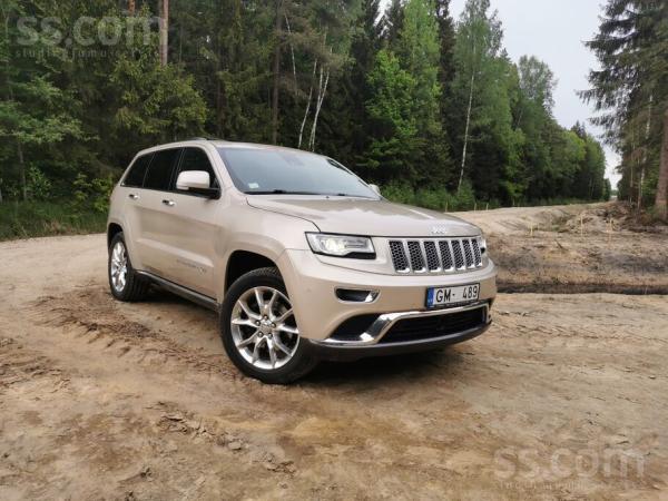 Brown Jeep Grand Cherokee 2016 in Jelgava, with an engine capacity of 3.00 L and mileage of 174 thousand km for 21500 €, photo 1 on AUTOMOTO.COM.LV