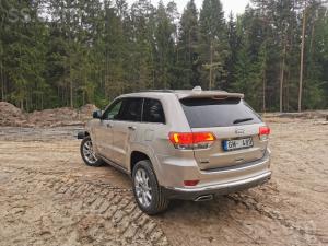 Brown Jeep Grand Cherokee 2016 in Jelgava, with an engine capacity of 3.00 L and mileage of 174 thousand km for 21500 €, photo 3 on AUTOMOTO.COM.LV