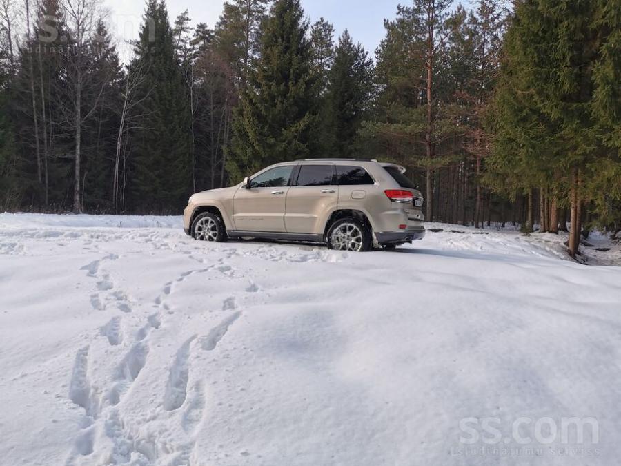 Brown Jeep Grand Cherokee 2016 in Jelgava, with an engine capacity of 3.00 L and mileage of 174 thousand km for 21500 €, photo 6 on AUTOMOTO.COM.LV