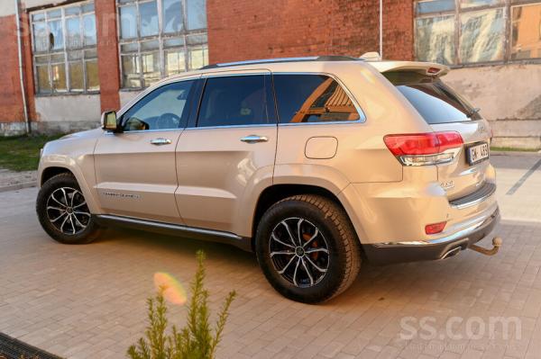 Brūns Jeep Grand Cherokee 2016 Jelgava, ar dzinēja tilpumu 3.00 L un nobraukumu 178 tūkst. km par 17900 €, foto 4 vietnē AUTOMOTO.COM.LV