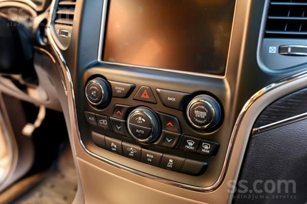 Brūns Jeep Grand Cherokee 2016 Jelgava, ar dzinēja tilpumu 3.00 L un nobraukumu 178 tūkst. km par 17900 €, foto 8 vietnē AUTOMOTO.COM.LV