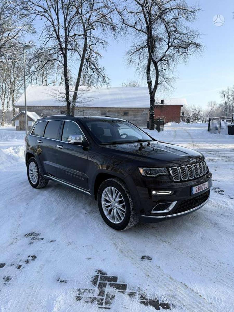 Brown Jeep Grand Cherokee 2017 in Vilnius, with an engine capacity of 5.65 L and mileage of 205 thousand km for 19900 €, photo 4 on AUTOMOTO.COM.LV