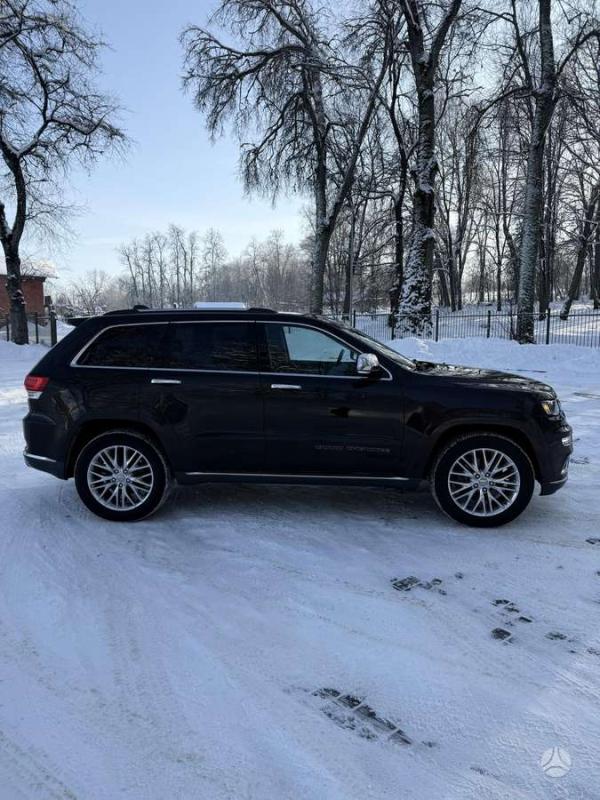 Brūns Jeep Grand Cherokee 2017 Viļņa, ar dzinēja tilpumu 5.65 L un nobraukumu 205 tūkst. km par 19900 €, foto 5 vietnē AUTOMOTO.COM.LV