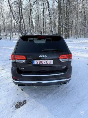 Brown Jeep Grand Cherokee 2017 in Vilnius, with an engine capacity of 5.65 L and mileage of 205 thousand km for 19900 €, photo 6 on AUTOMOTO.COM.LV