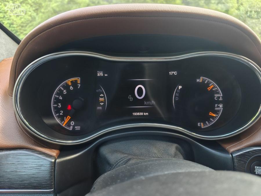 Brūns Jeep Grand Cherokee 2017 Tauragė, ar dzinēja tilpumu 5.70 L un nobraukumu 193 tūkst. km par 17700 €, foto 16 vietnē AUTOMOTO.COM.LV